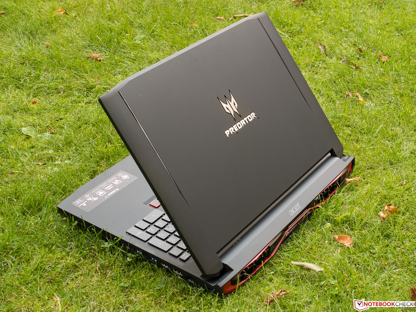Kısa inceleme: Acer Predator 17 (7700HQ, GTX 1070, UHD) Laptop - Notebookcheck-tr.com