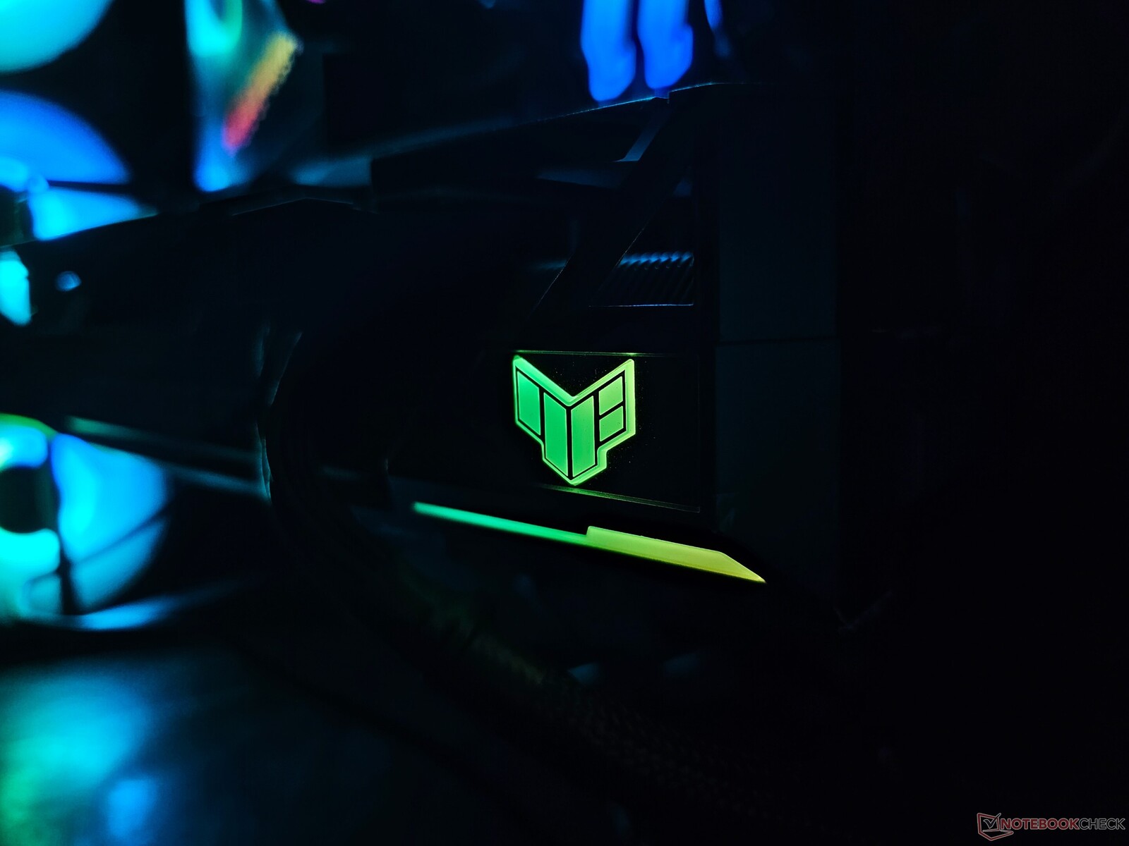 Asus TUF Gaming GeForce RTX 4070 Ti Super İncelemesi: RX 7900 XT'ye ...