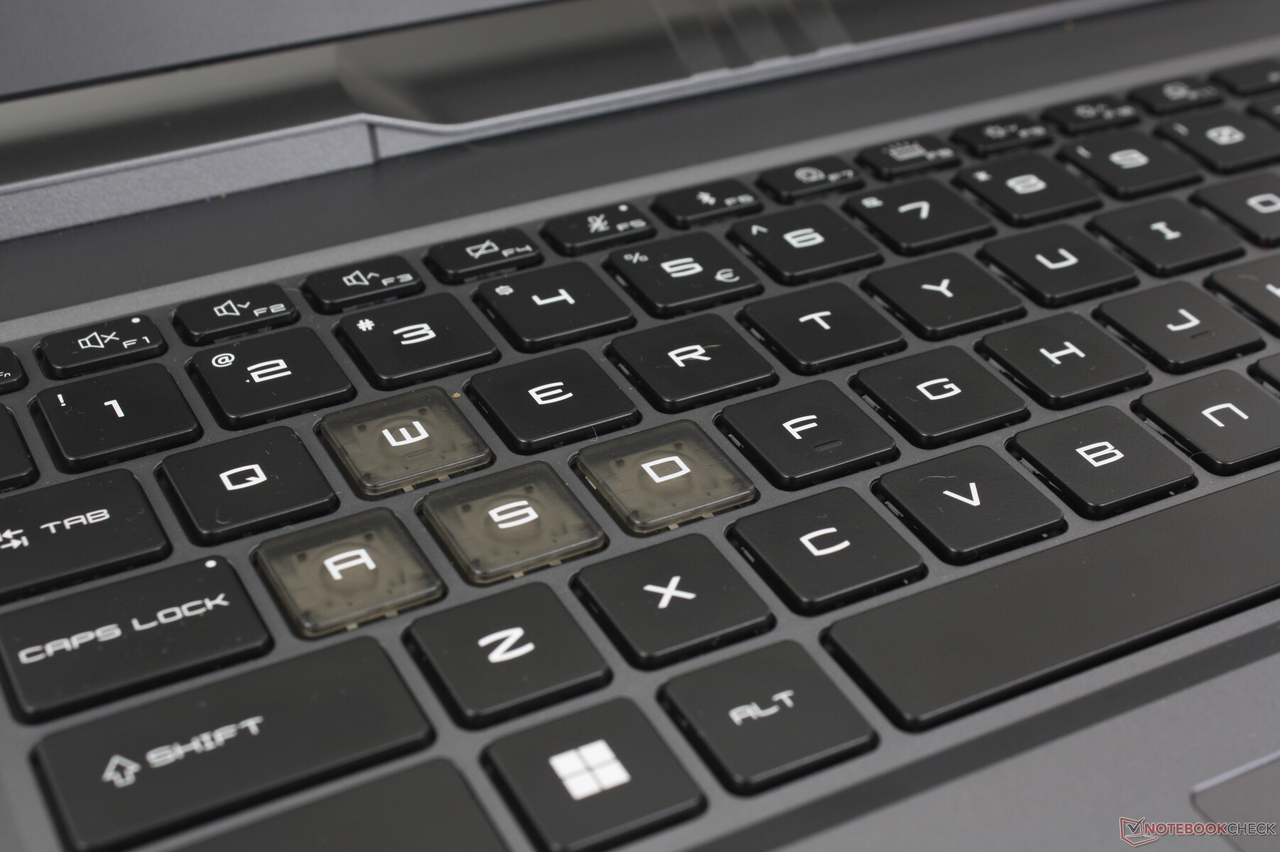 MSI Vector 16 HX dizüstü bilgisayar incelemesi: Titan fiyatı olmadan ...