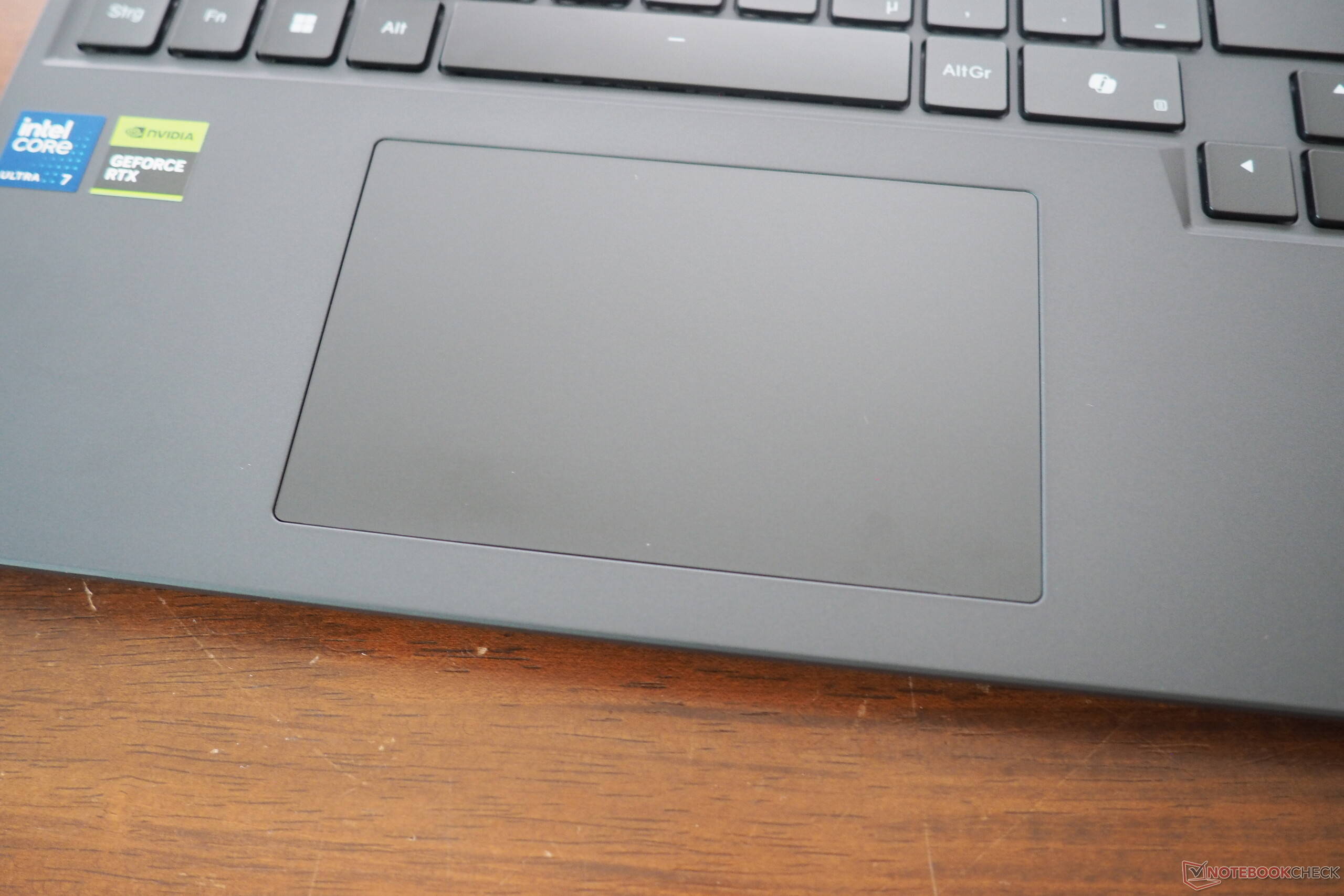 RTX 5070 Ti aşırı hızda: Medion Erazer Major 16 X1 dizüstü oyun ...