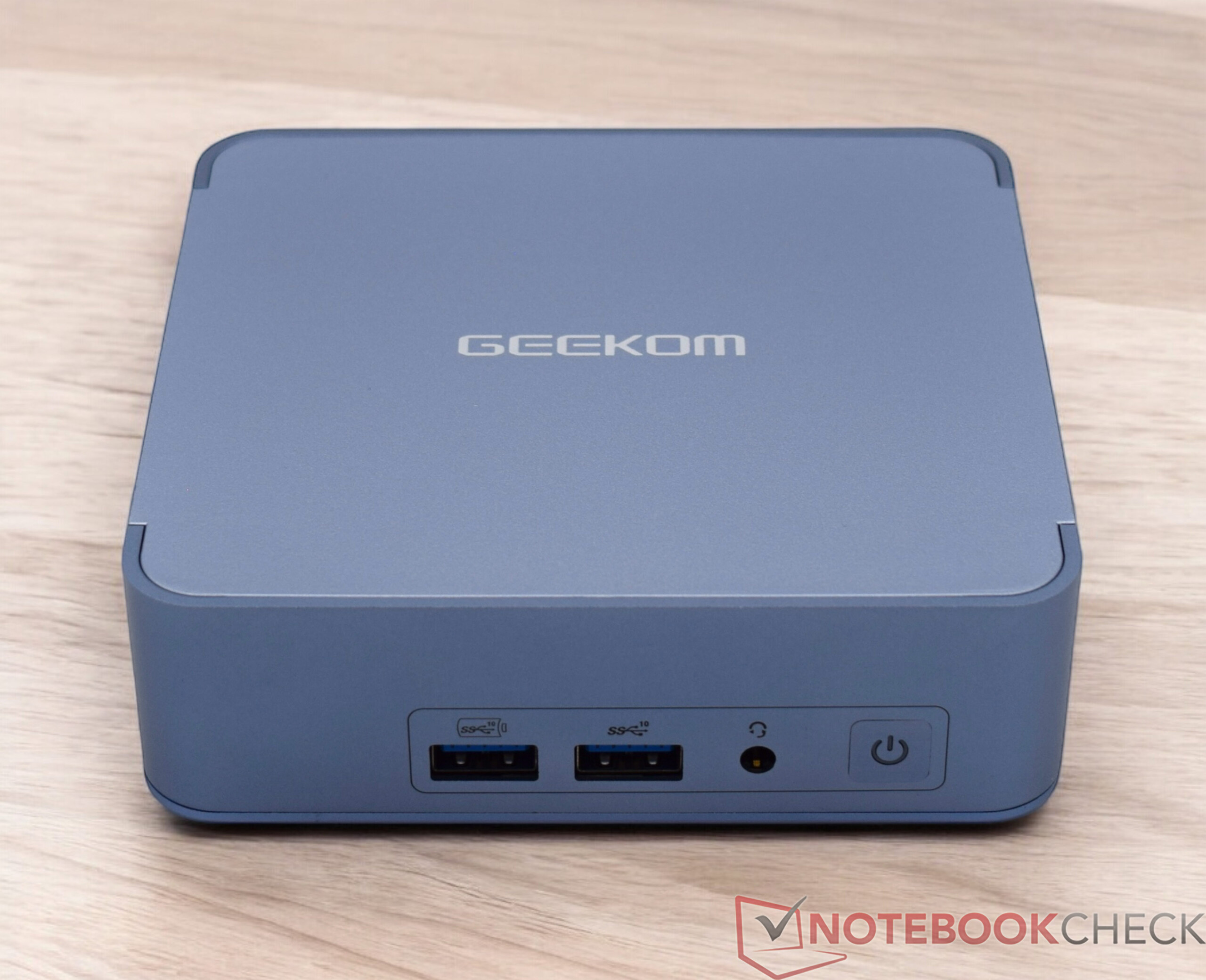 Geekom AX8 Pro AI NUC PC incelemesi: 0,47L kasada 32 GB DDR5 RAM ve 2 ...